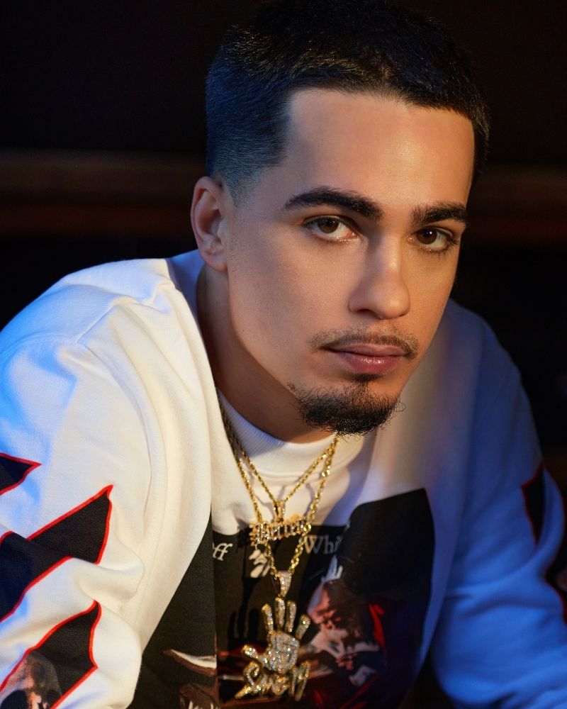 Meg Remy de U.S. Girls nous parle de son premier livre, « Begin by ...